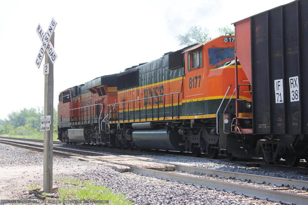 BNSF 8177